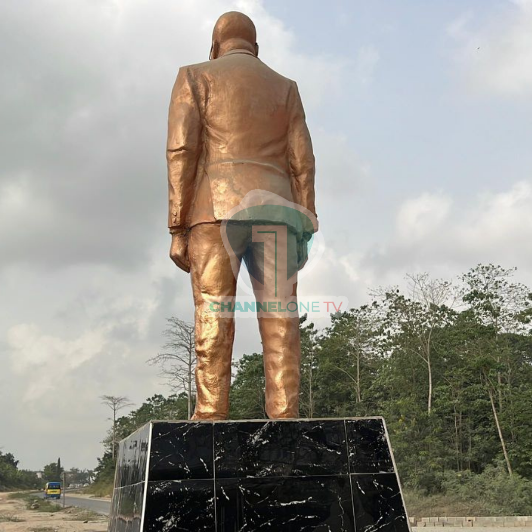Akufo-Addo’s damaged statue at Effia-Nkwanta Hospital fixed - Channel1 News