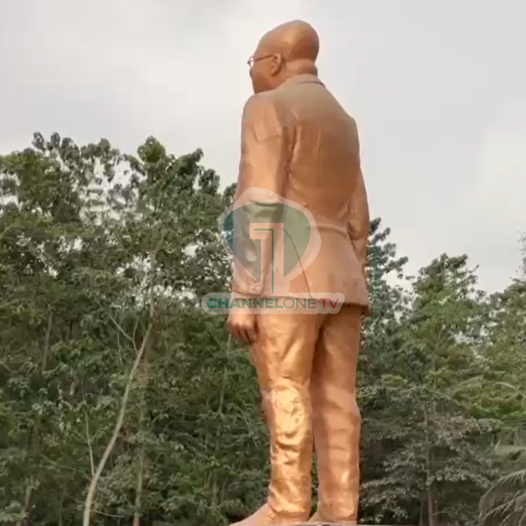 Akufo-Addo’s damaged statue at Effia-Nkwanta Hospital fixed - Channel1 News