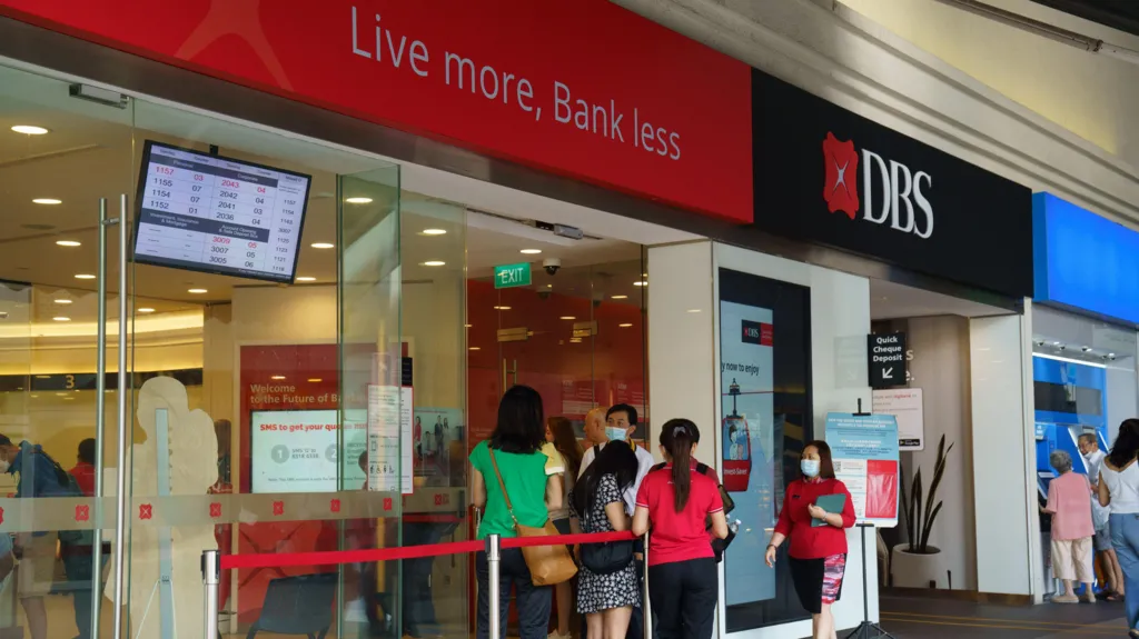 Singapore's biggest bank to cut 4,000 roles as AI replaces humans ...